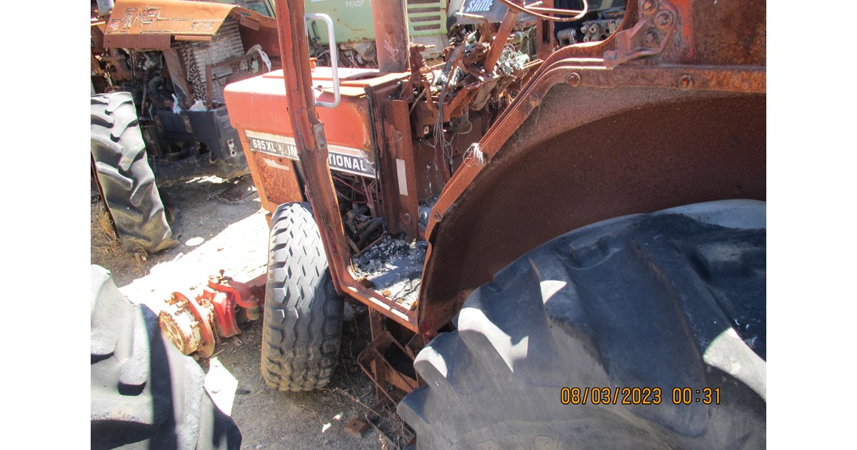 INTERNATIONAL 685XL TRACTOR, 4 WHEEL DRIVE WRECKING PARTS ONLY for sale ...