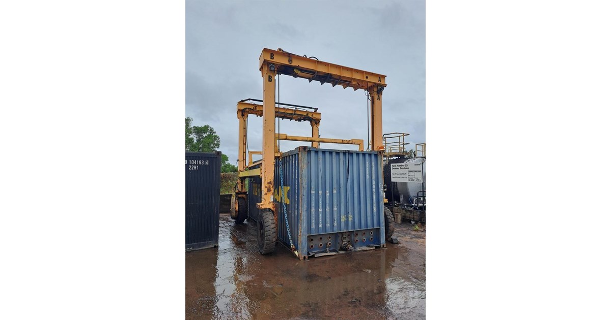 1989 ISOLOADER STRADDLE LOADER for sale