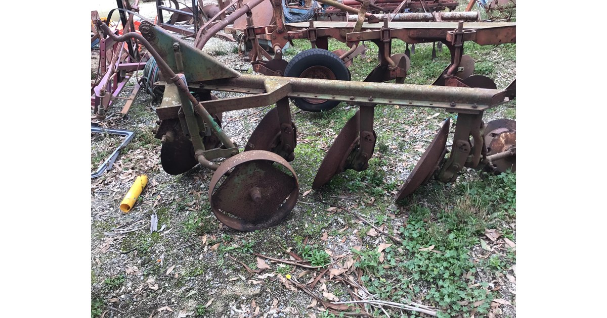 IHC 4 DISC PLOUGH for sale
