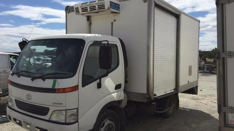 2002 TOYOTA DYNA for sale (refcode TA1175980)