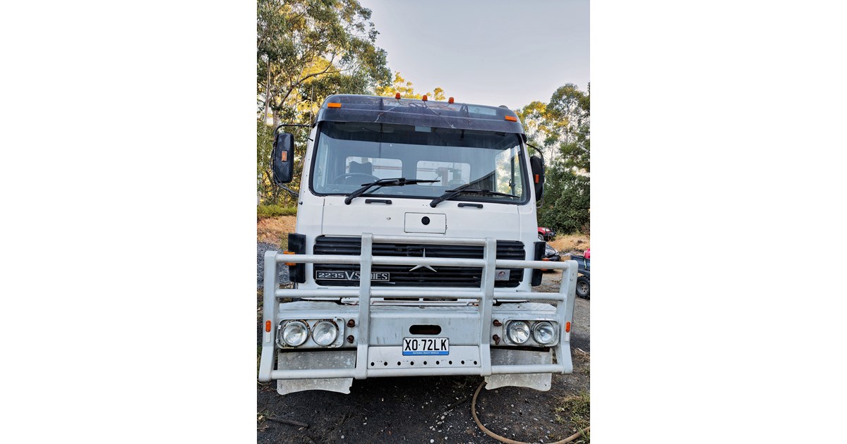 1989 MERCEDES-BENZ 2235 V for sale