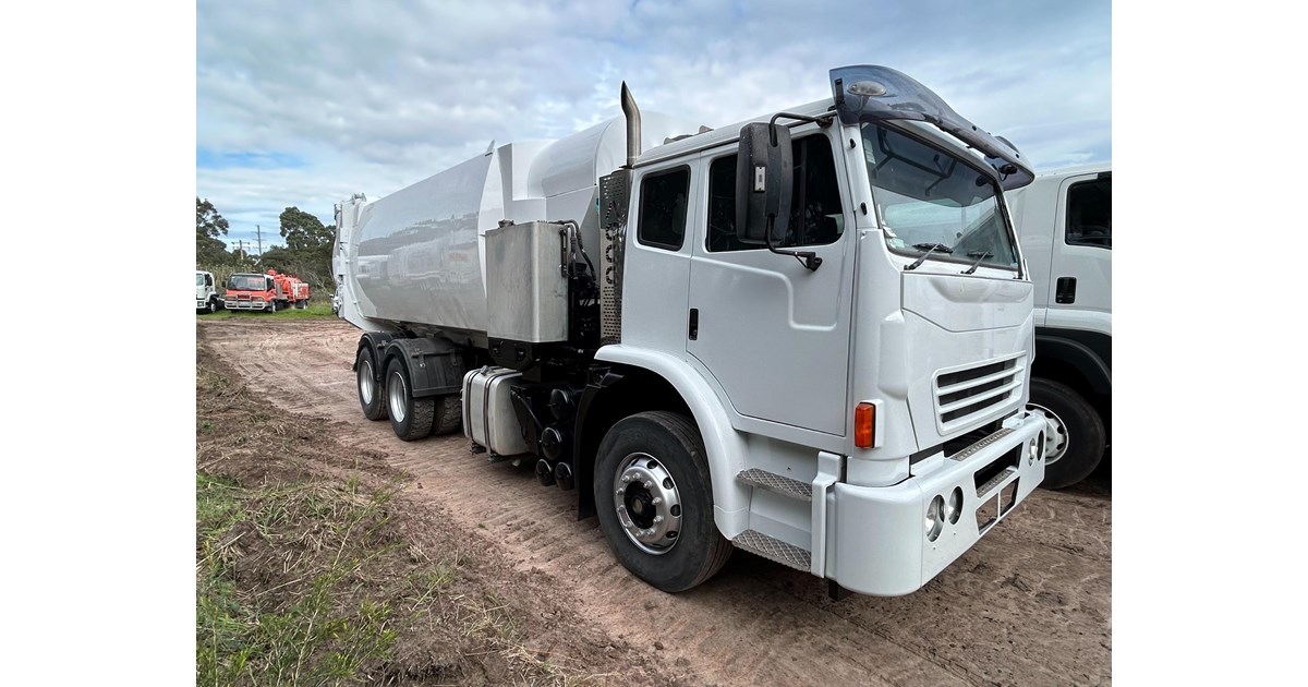 2012 IVECO ACCO MacDonald Johnston Side Loader for sale