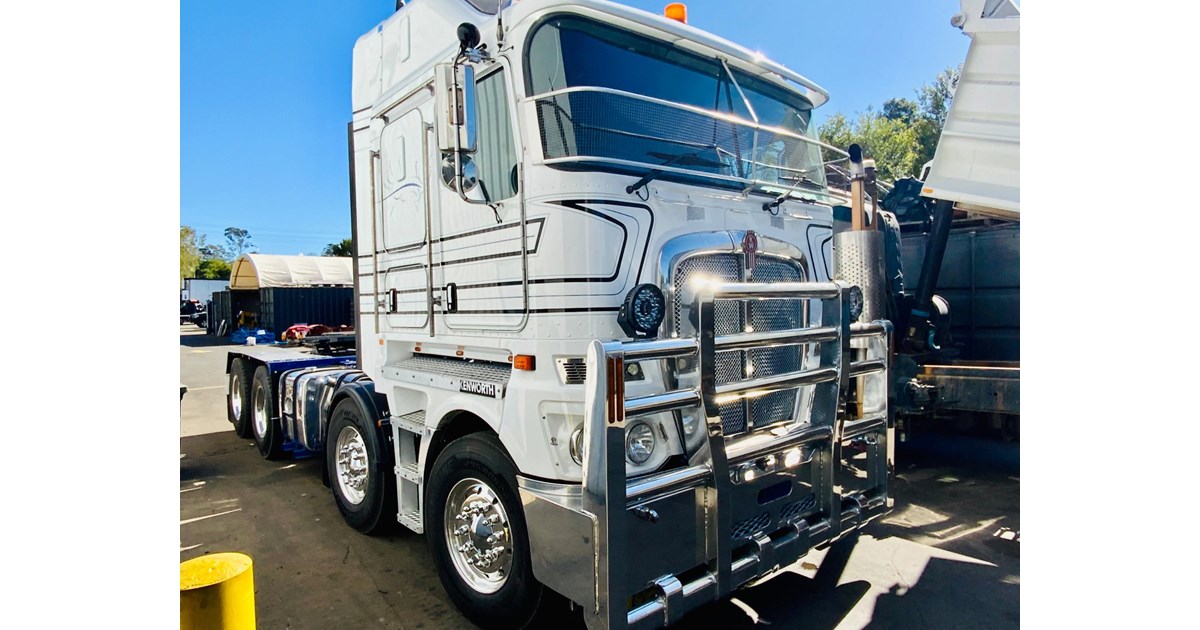 2013 KENWORTH K200 k200 Twin steer 8 wheeler for sale