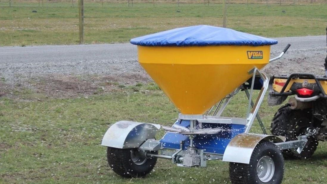 RATA 750L (EASY LOCK DRIVE) FERTILIZER & MAG TOW SPREADER (EX.750) for ...