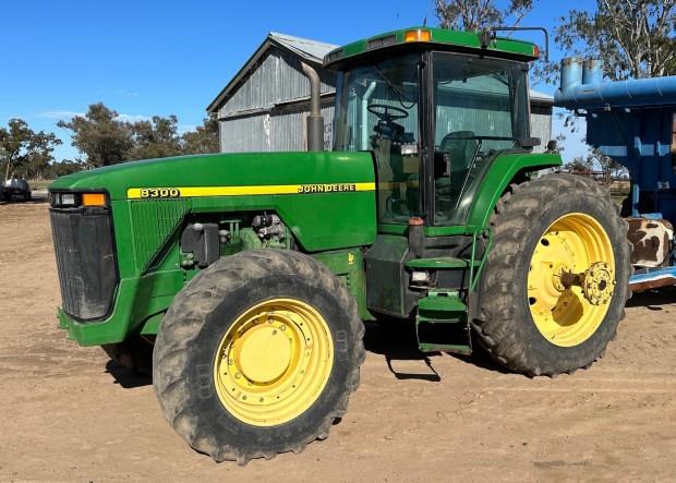 JOHN DEERE 8300 for sale (refcode TA1181696)