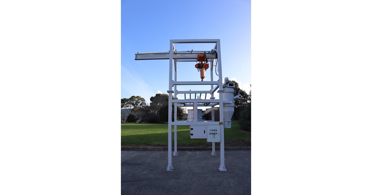 LARGE BULK BAG UNLOAD STATION 2 TON HOIST for sale (refcode TA1182354)