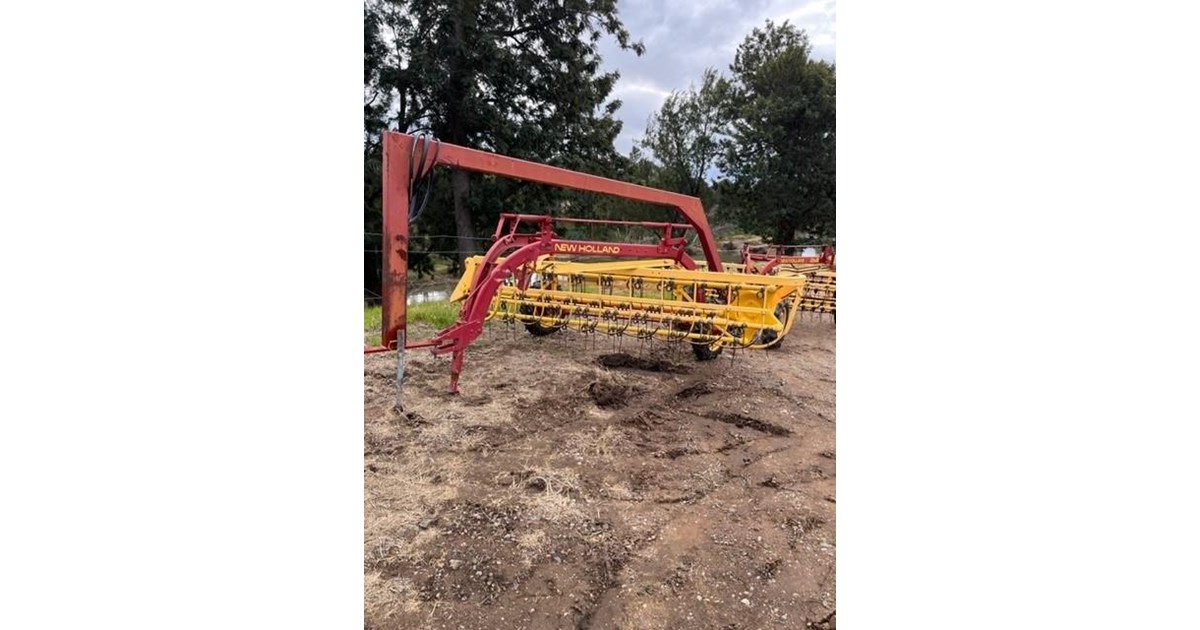 NEW HOLLAND DUAL RAKE HITCH WITH ROLABAR RAKES for sale (refcode TA1187595)