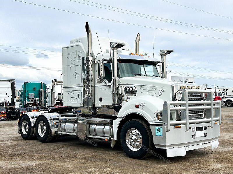 2011 MACK SUPER-LINER for sale