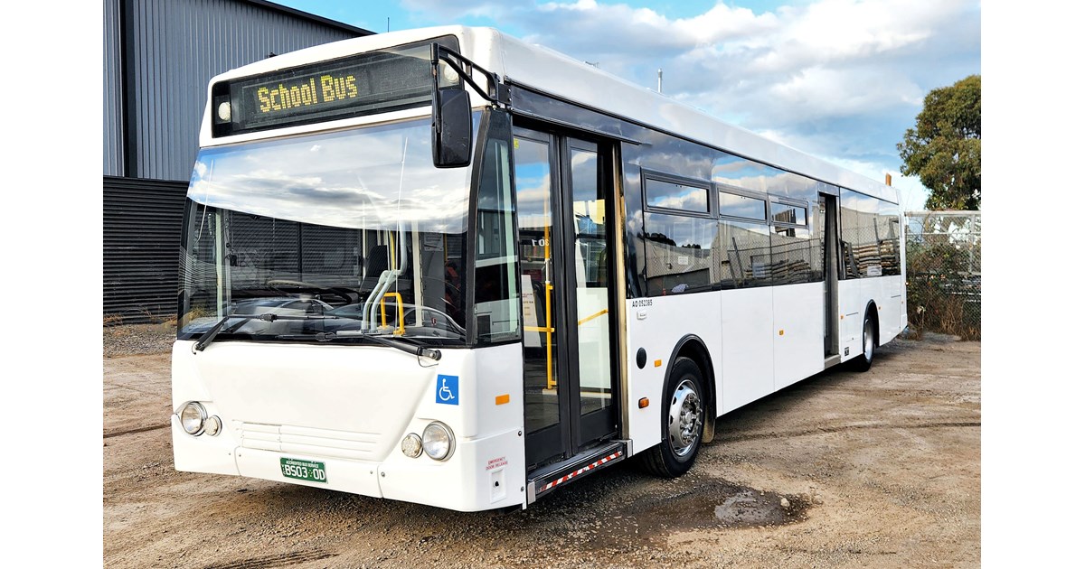 1999 MERCEDES-BENZ O405NH Custom Coaches 550 for sale