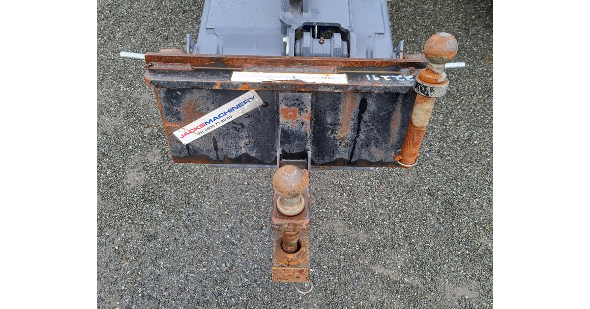 MULTIONE TOW PLATE, MULTIONE TO CLEVIS for sale
