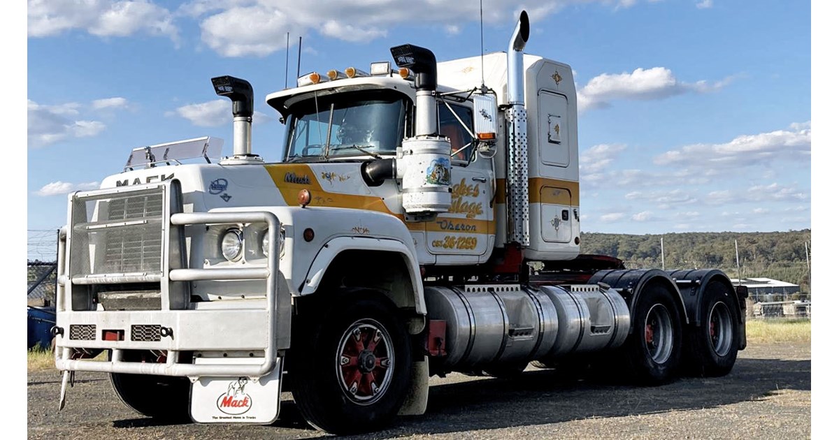 1990 MACK VALUELINER for sale