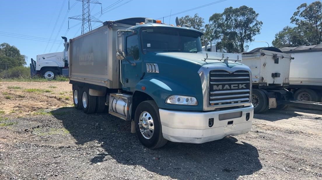 2010 MACK GRANITE for sale