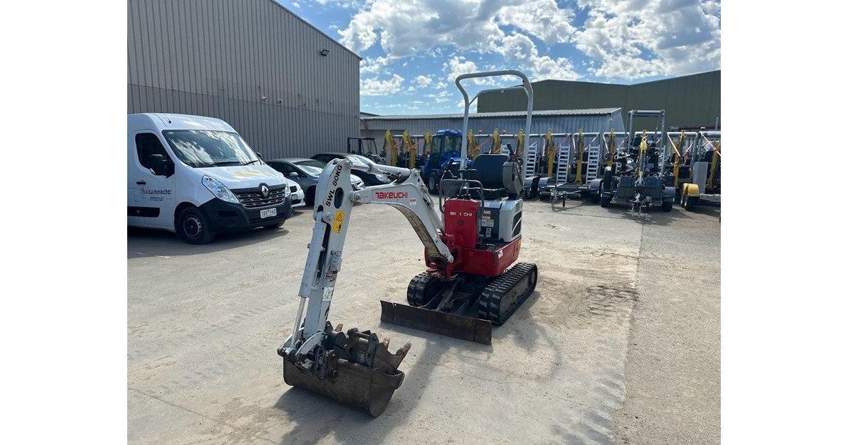 2017 TAKEUCHI TB210R for sale