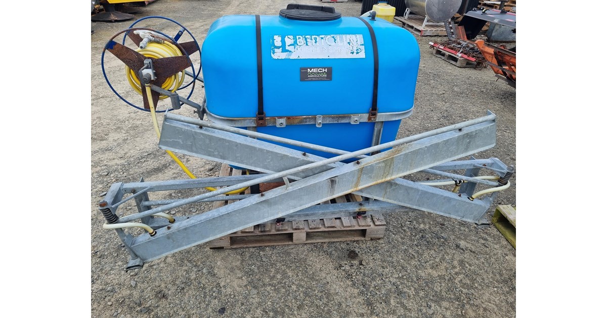 BERTOLINI 650L X 6M BOOM SPRAYER for sale