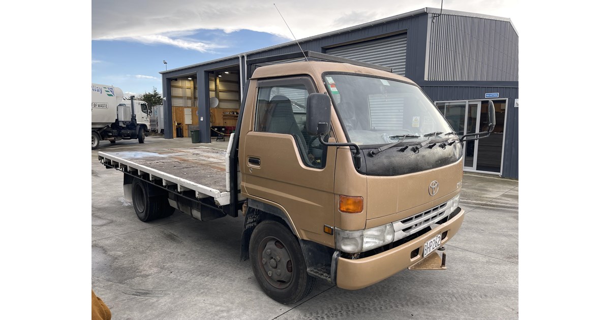 1996 TOYOTA DYNA BU212 dismantling