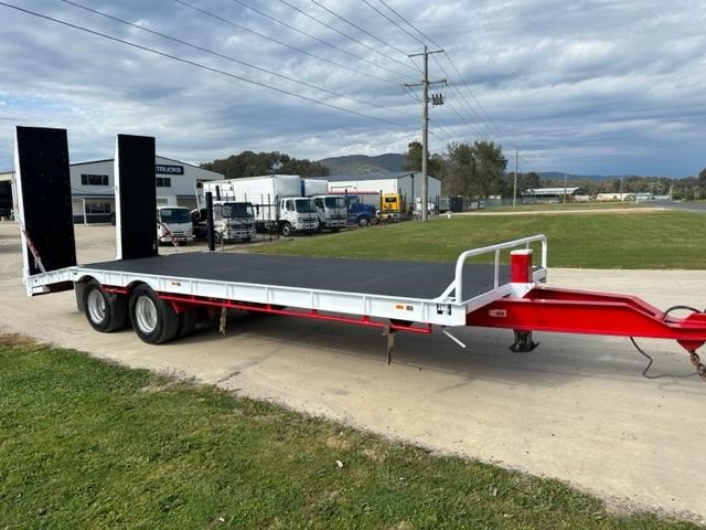 2009 BEAVERTAIL TANDEM AXLE PLANT TRAILER for sale