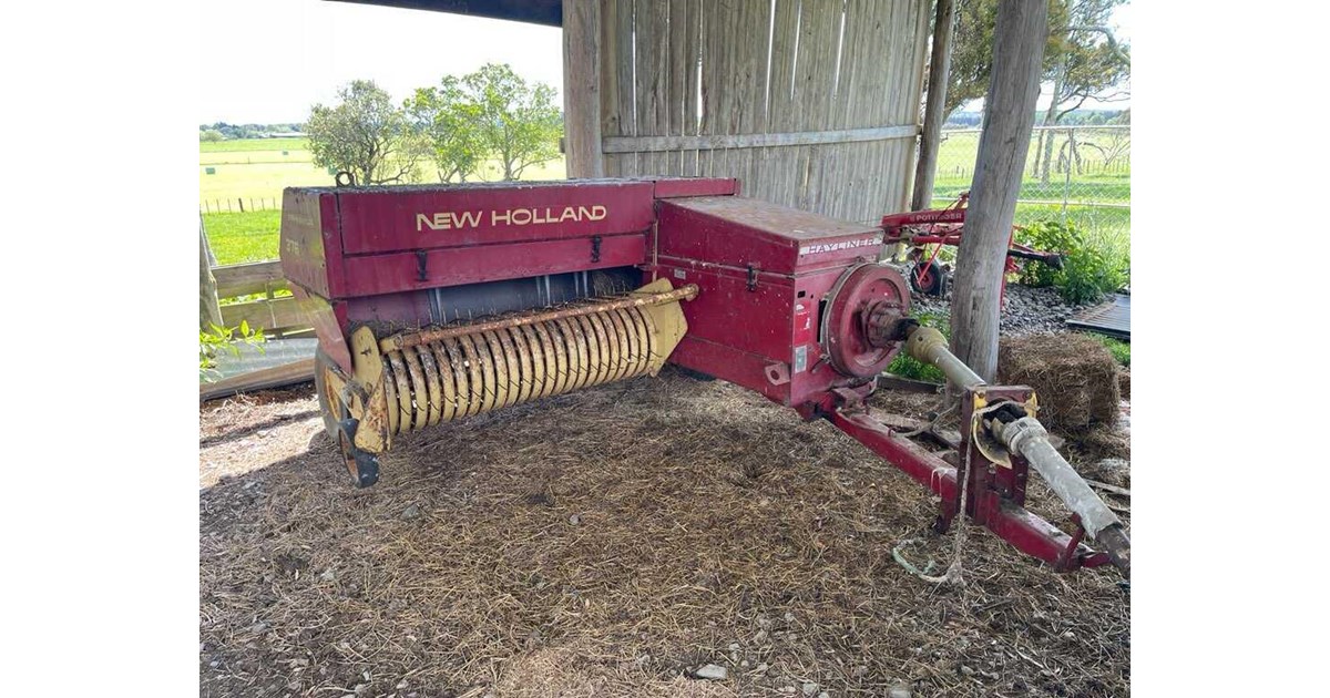 NEW HOLLAND 376 CONVENTIONAL HAY BALER for sale