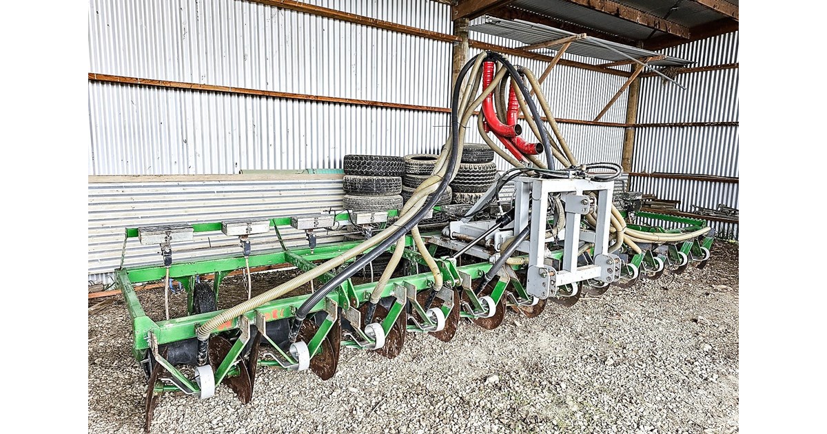 WILLET R6000 12 ROW RIDGER PRECISION PLANTER for sale