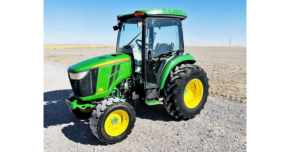 2017 JOHN DEERE 4044R for sale (refcode DIY1208749)