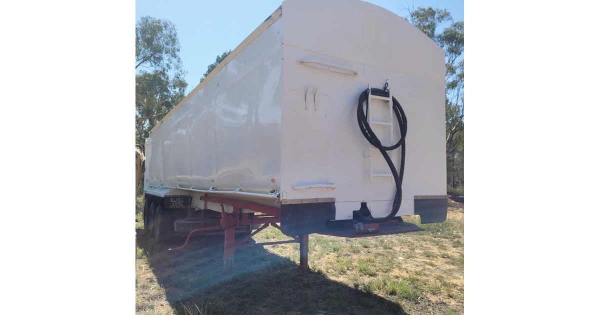 TRI AXLE 1986 PANTHER TRI AXLE GRAIN TIPPING TIP OVER AXLE for sale ...