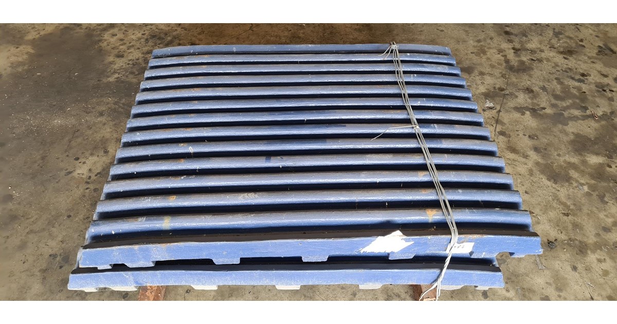 SANDVIK CJ211 / QJ330 / FINTEC 1107 JAW PLATE SET - 400.1101-002 & 400. ...