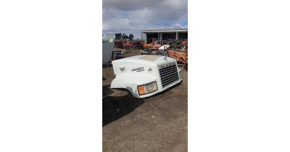 MACK BONNET BONNET MACK for sale (refcode TA1216605)