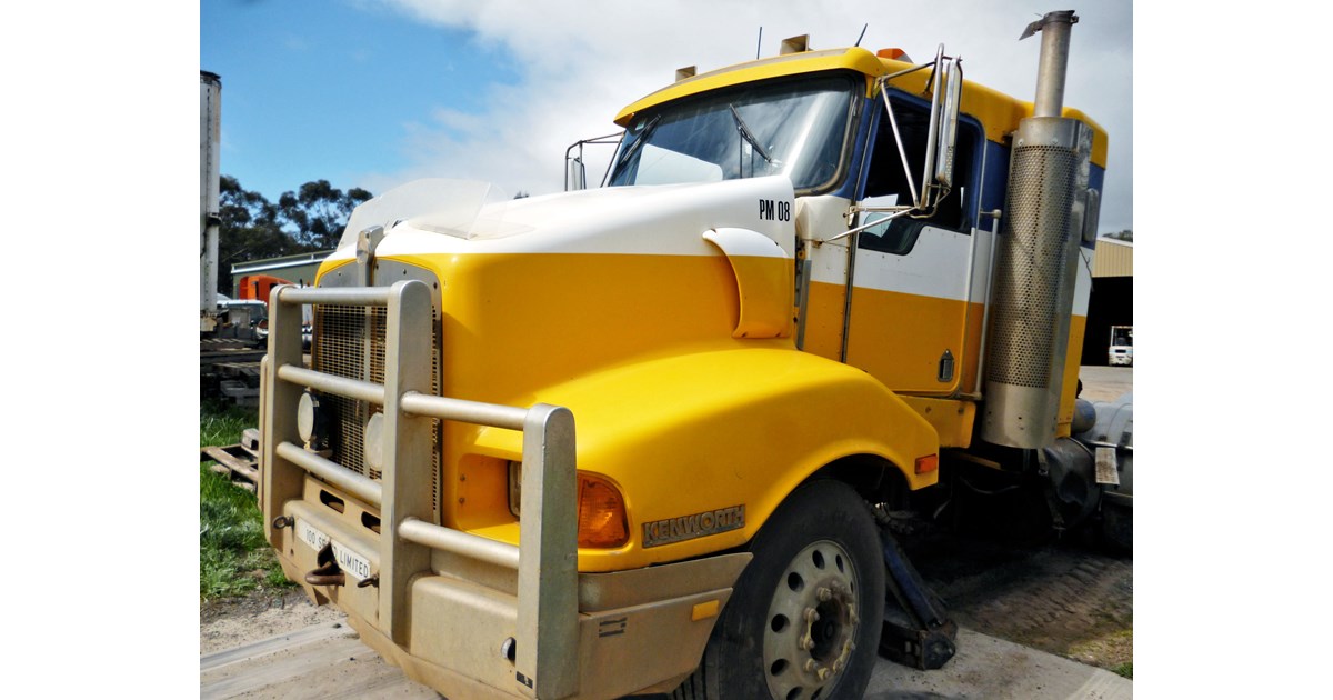 KENWORTH T401 dismantling (refcode TA1191556)