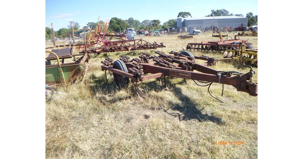 INTERNATIONAL 211 SCARIFIER for sale (refcode TA1220829)