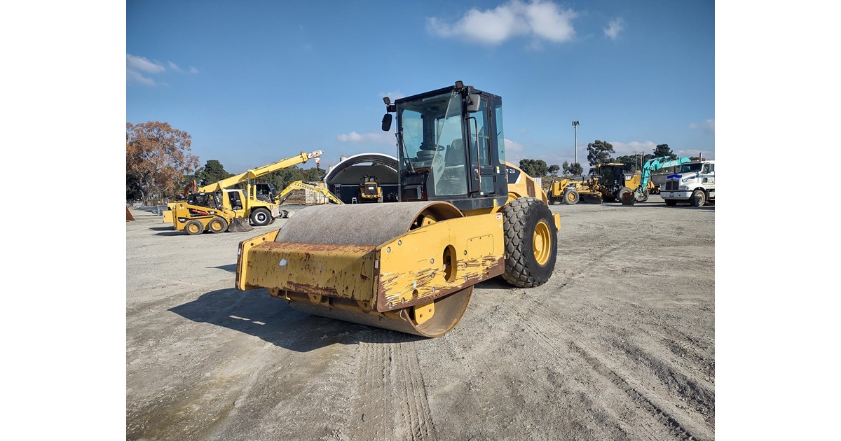 2011 CATERPILLAR CS64 ROLLER for sale (refcode TA1221449)