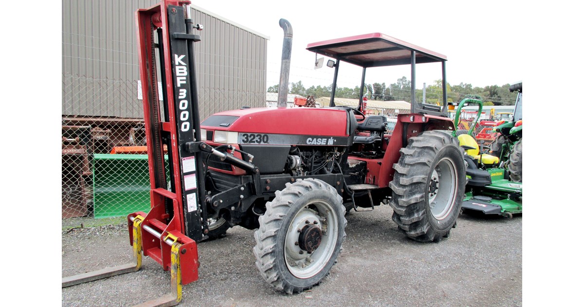 CASE IH 3230 TRACTOR WITH FRONT FORK ATTACHMENT for sale (refcode ...