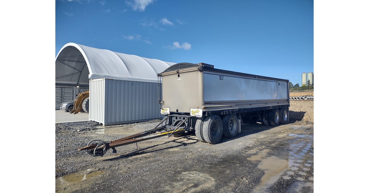 2013 HAMELEX QUAD DOG TIPPER TRAILER for sale (refcode TA1231076)