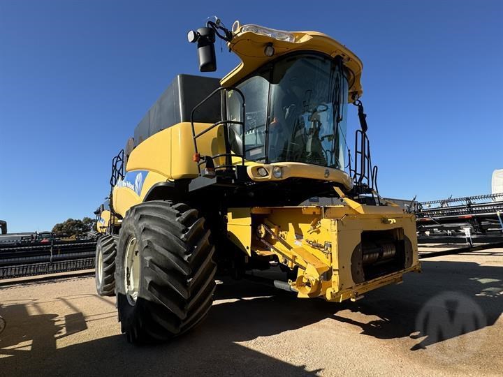 2006 NEW HOLLAND CR960 for sale (refcode TA1233259)
