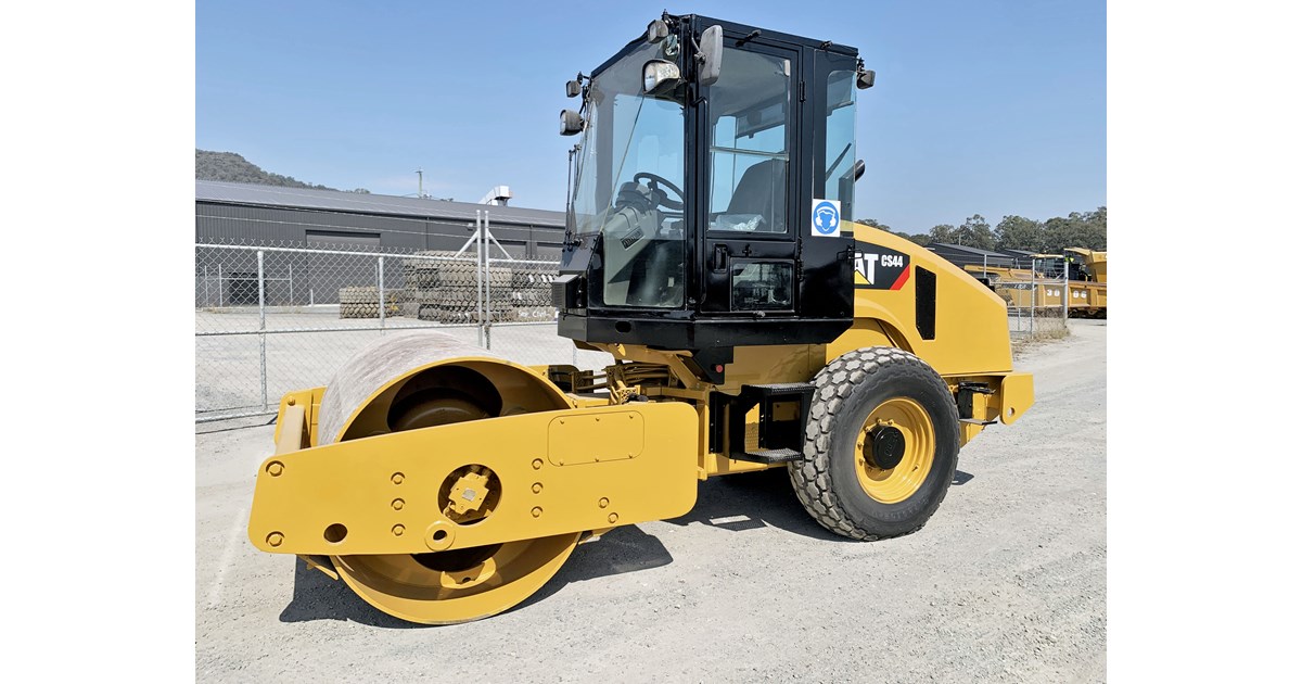 2011 CATERPILLAR CS44 for sale (refcode TA1227926)