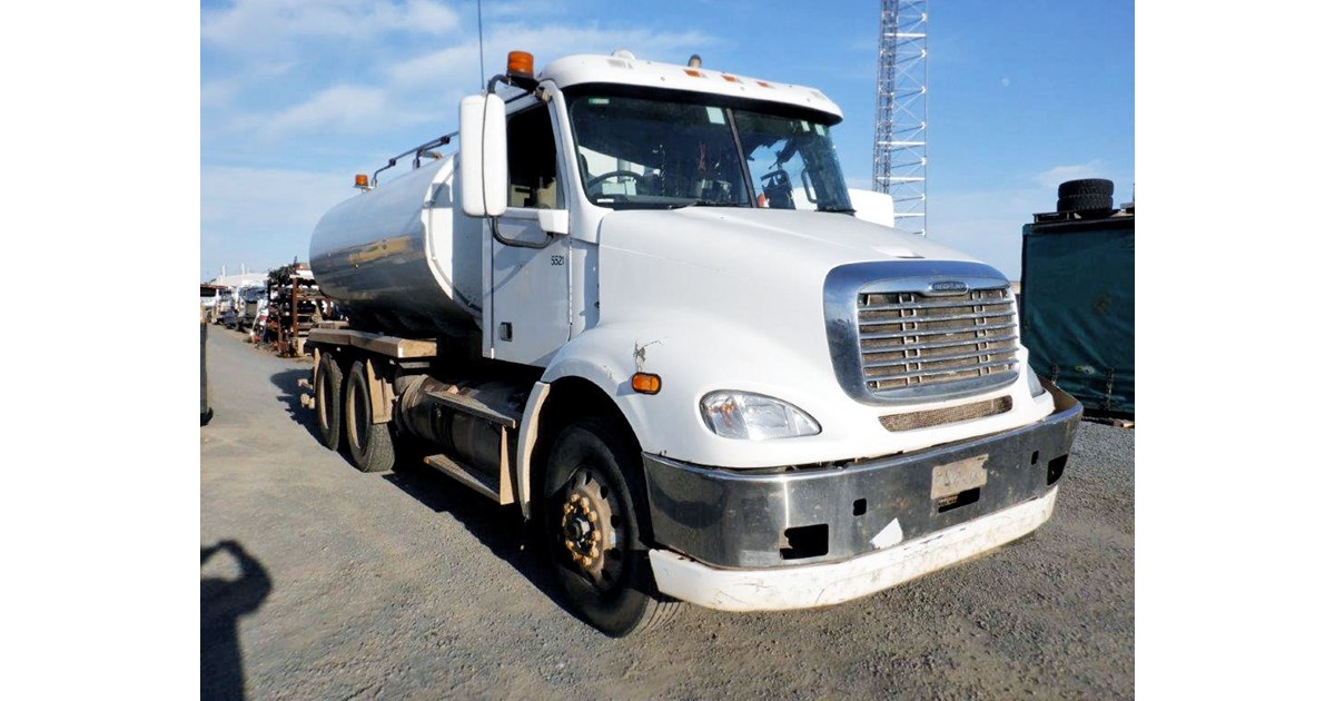 2014 FREIGHTLINER COLUMBIA CL 112 Steel Water Tanker for sale (refcode ...