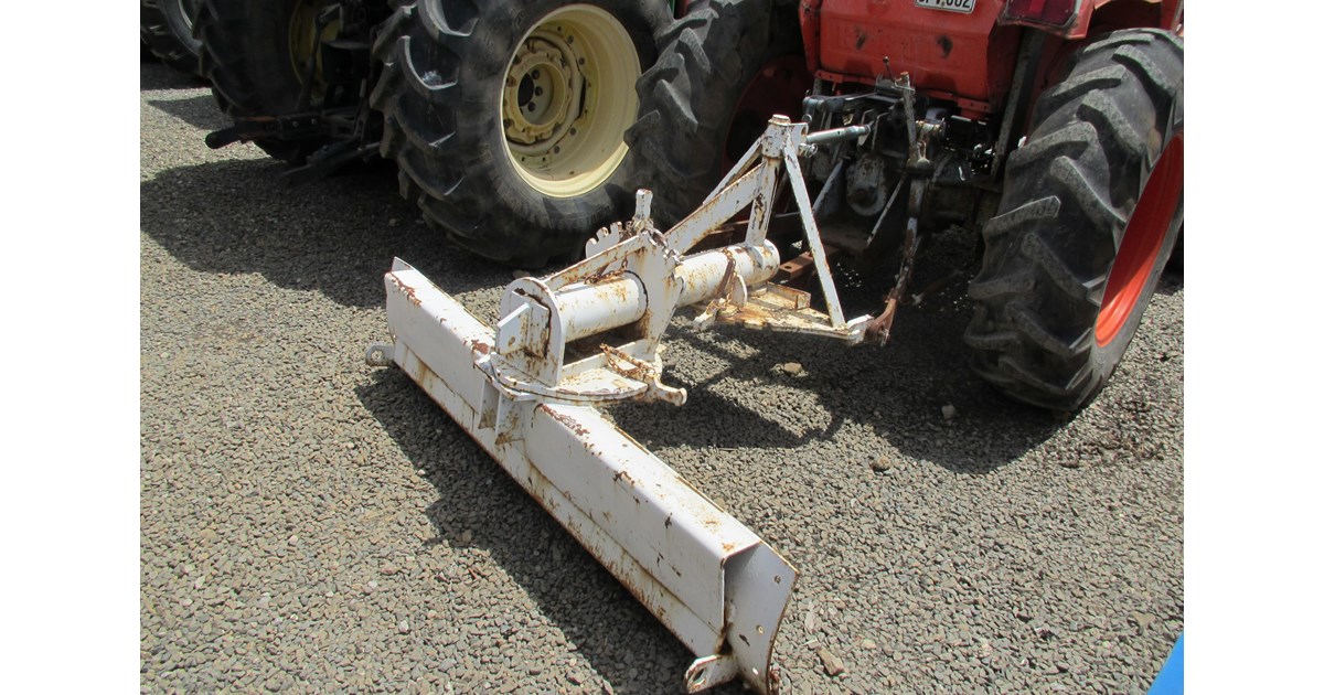 MCKAY FULLY ADJUSTABLE GRADER BLADE WRIGHTS TRACTORS PHONE 08 8323 8795 ...