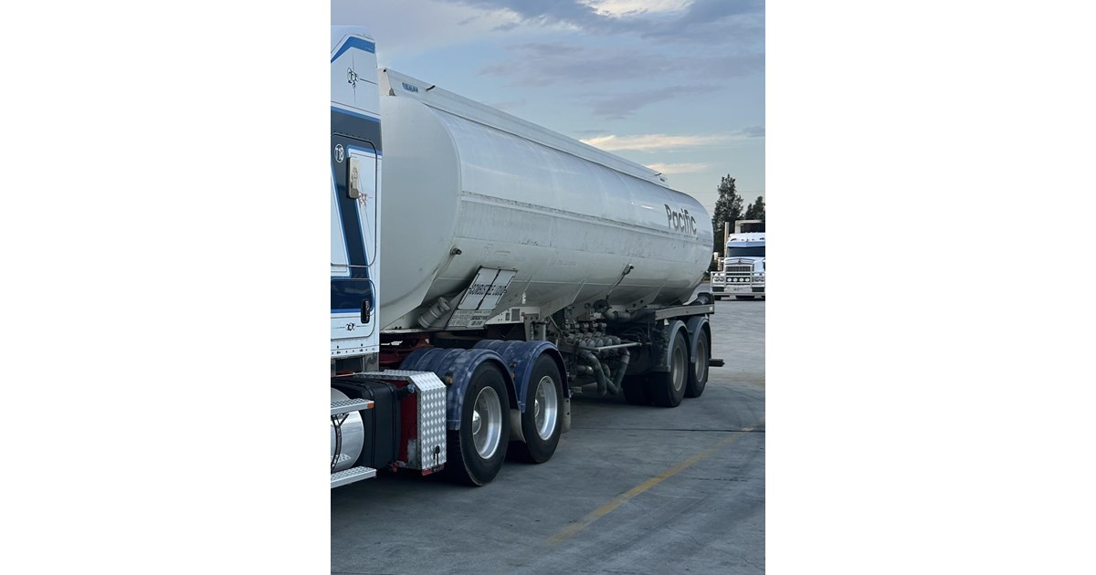 2002 TIEMAN BOGIE ALUMINIUM FUEL TANKER WITH PUMPING GEAR for sale ...