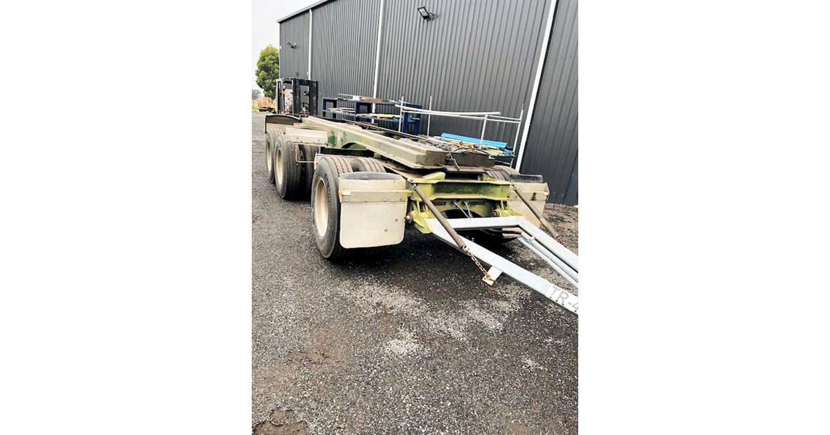 2006 HERCULES TRI AXLE SUPER DOG CHASSIS ONLY for sale (refcode TA1250041)