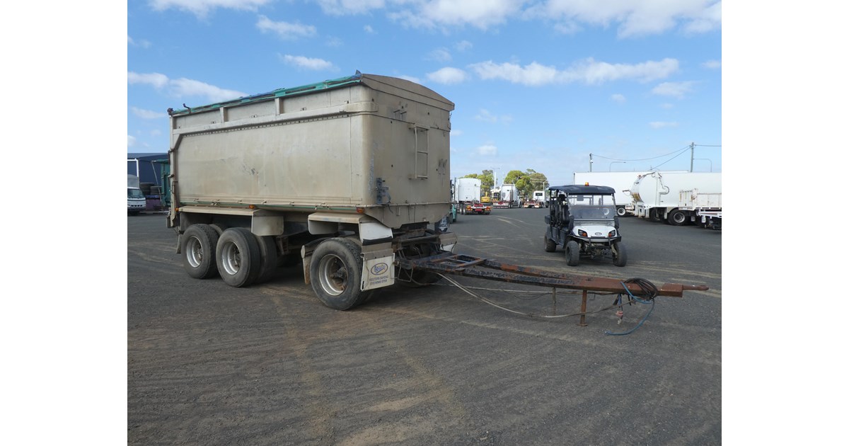 1980 STOOD TRI AXLE TIPPING DOG TRAILER for sale (refcode TA1205782)