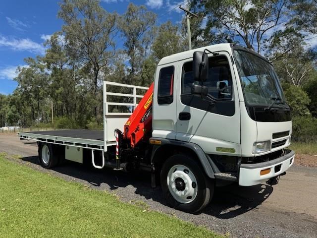 2005 ISUZU FSR, 6M TRAY WITH PALFINGER PK6500 CRANE for sale (refcode ...