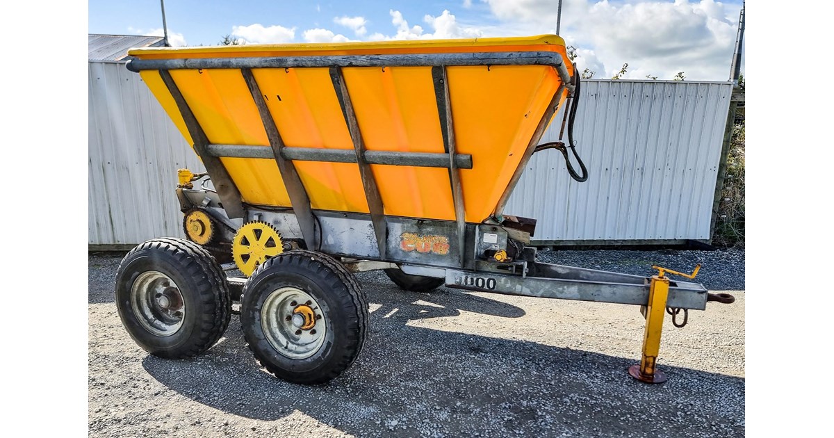 CUB 4000 TORNADO TA TRAILED BULKY SPREADER for sale (refcode TA1262385)