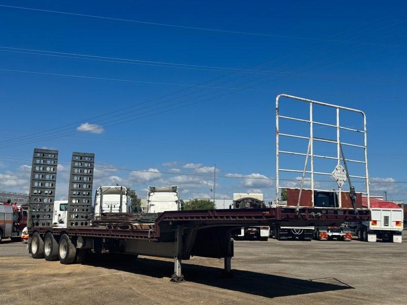 2010 MAXITRANS HEAVY-DUTY DROP DECK WITH RAMPSTRIAXLE for sale (refcode ...