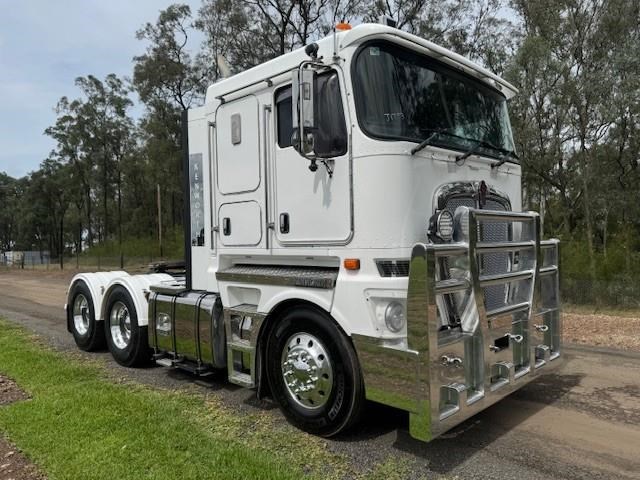 2015 KENWORTH K200 FLAT ROOF, CUMMINS ISXE5, 600HP, 18SP, 97T RATED for ...
