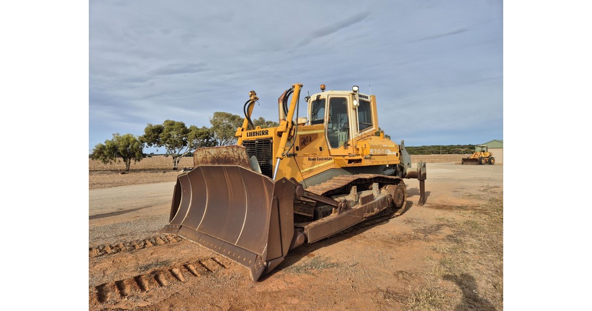 2011 LIEBHERR PR744L DOZER for sale (refcode TA1272382)