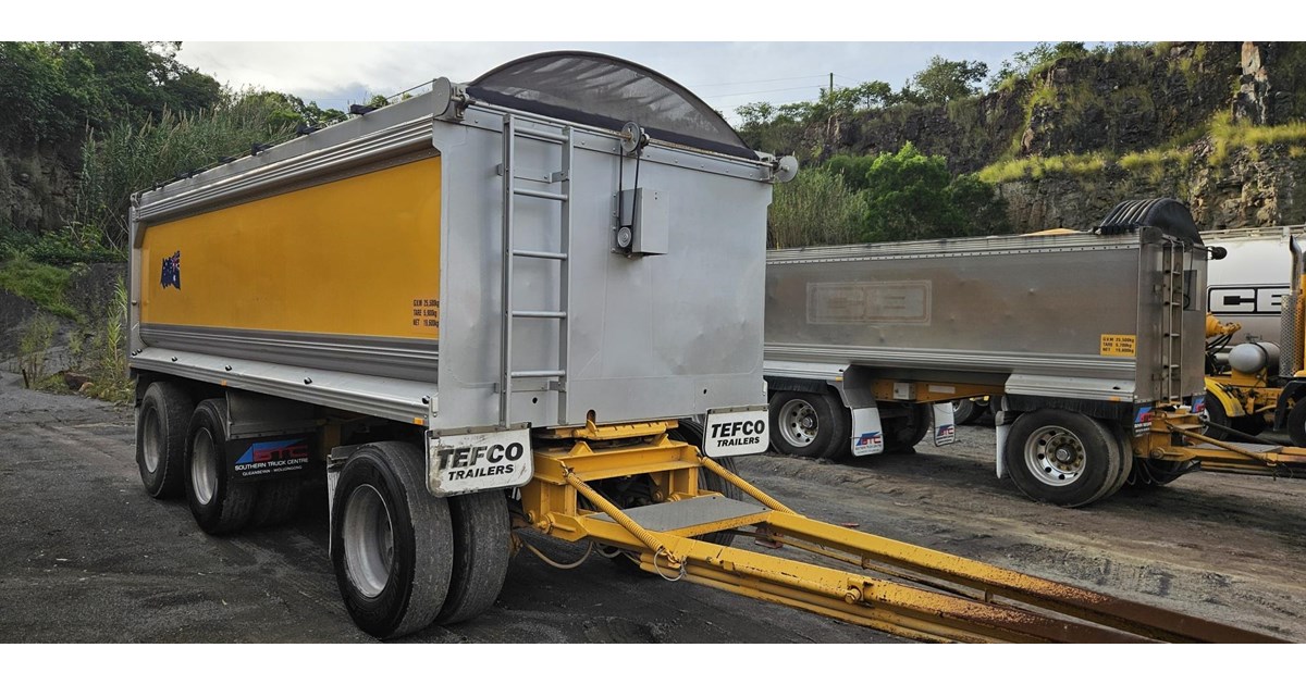 2005 CB TRI AXLE DOG TRAILER for sale (refcode TA1274600)