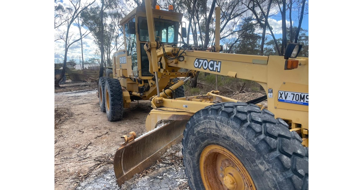 2000 JOHN DEERE 670CH for sale (refcode TA1272377)
