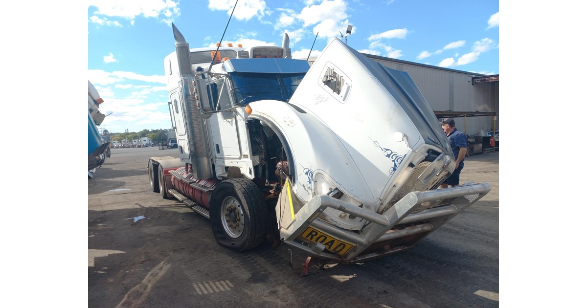 2013 KENWORTH T609 T609 dismantling (refcode TA1279983)