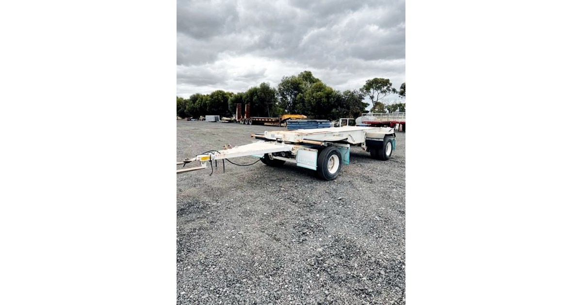2002 HAULMARK 8 WHEEL DOG CHASSIS ONLY for sale (refcode TA1166131)