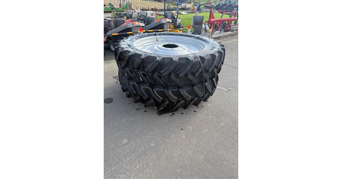 MASSEY FERGUSON ROW CROP WHEELS for sale (refcode TA1292206)