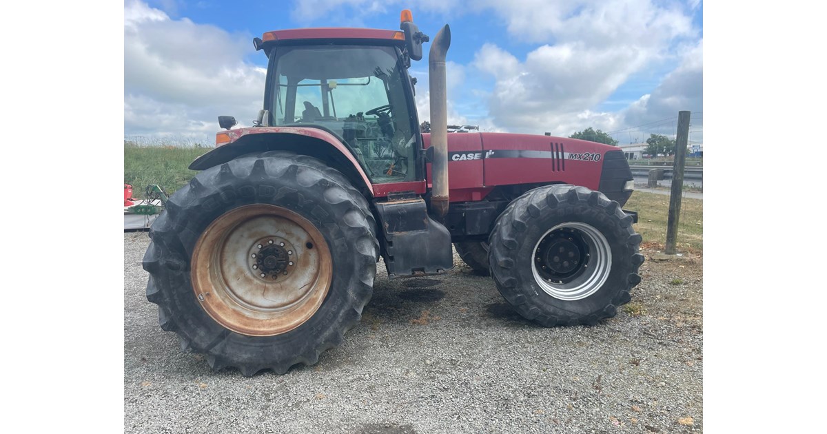 2004 CASE IH MX210 Magnum MX210 for sale (refcode TA1296079)