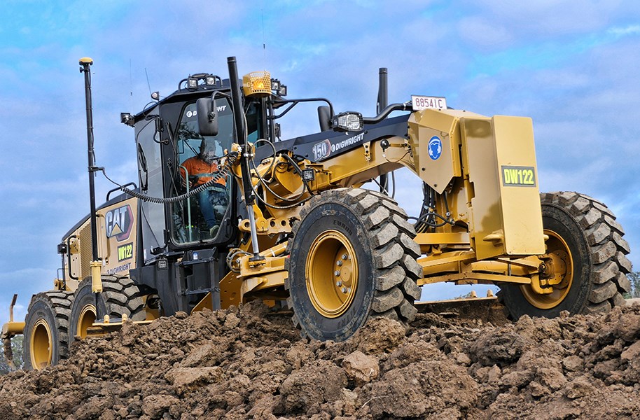 Review: Caterpillar All-Wheel Drive 150 Motor Grader